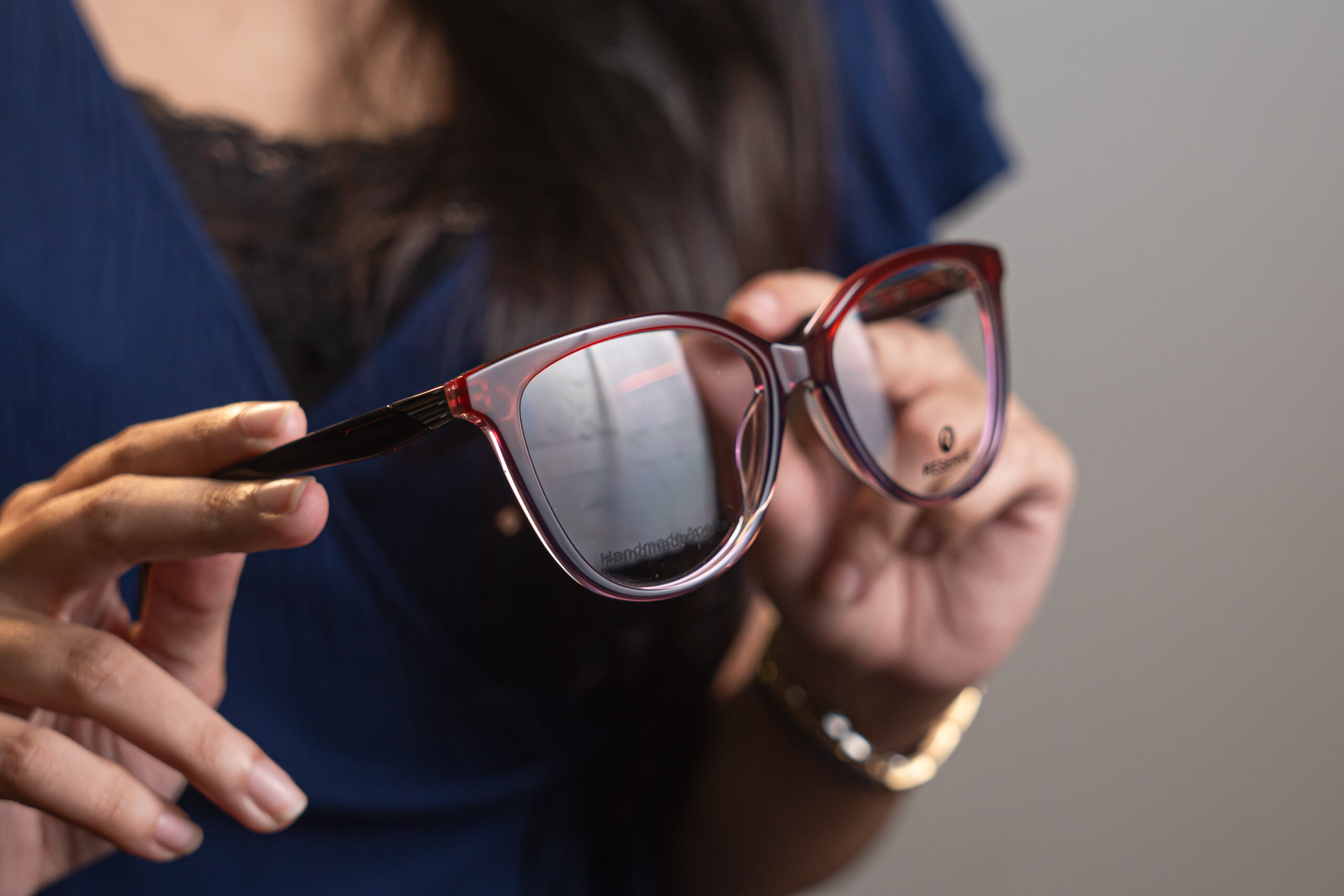 A Guide to Choosing the Perfect Glasses - EyeCare Maldives